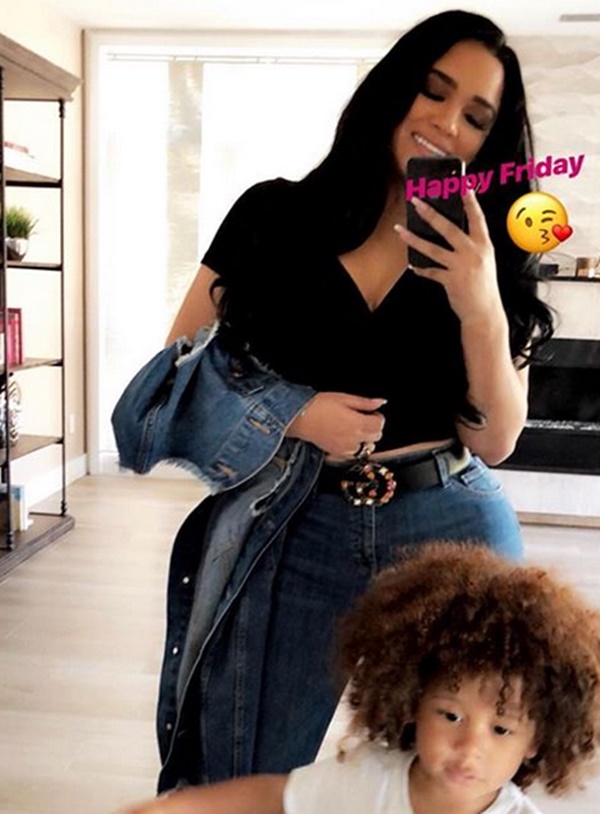 CelebNMusic247: Internet Celebrity Gossip + Music News Source